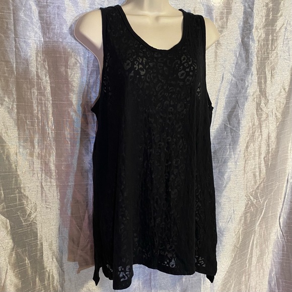 Uniqlo | Tops | Uniqlo Burnout Leopard Print Topsz Xlgucsheerside Slits ...